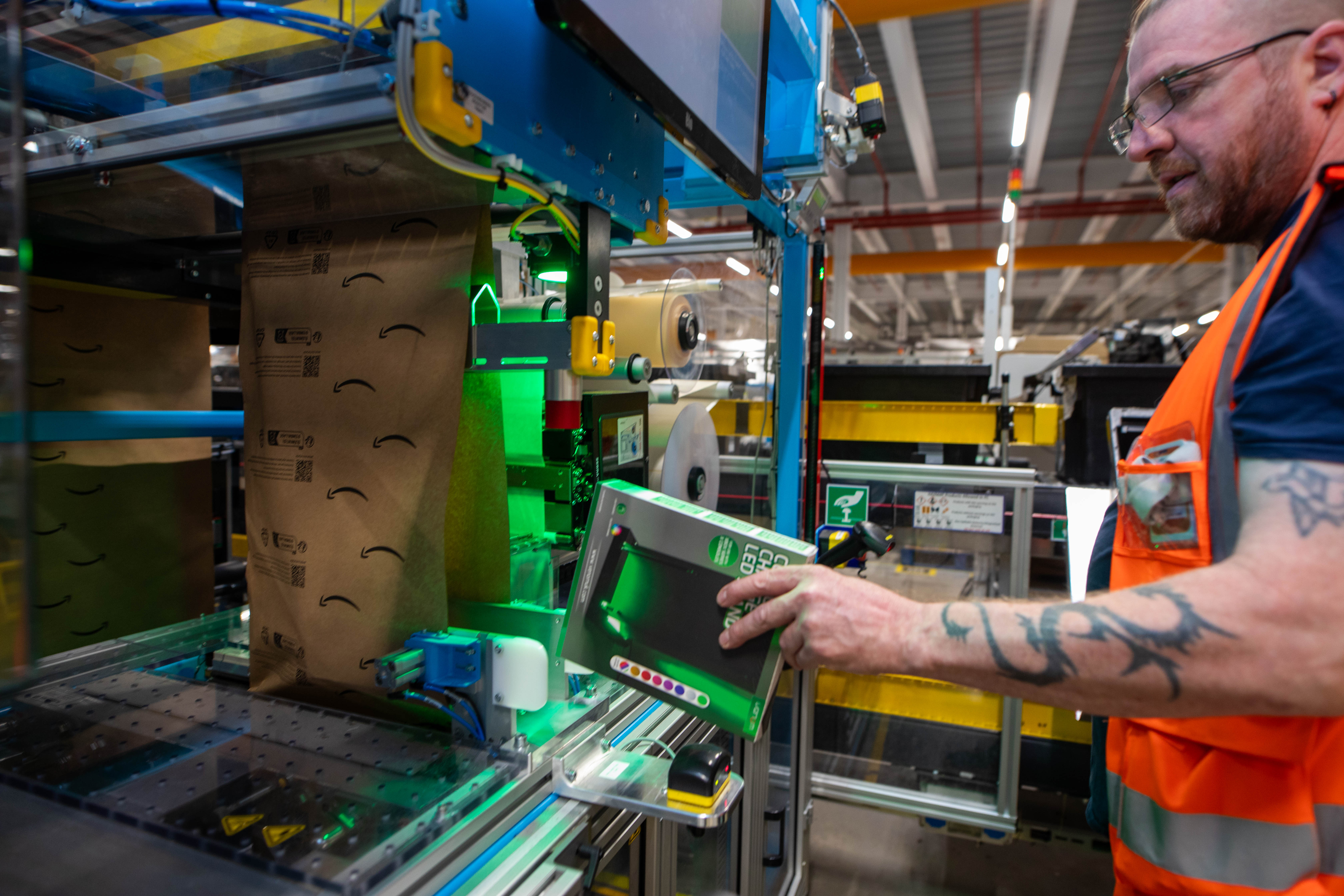 Made to measure parcels: Amazon unveils automated packaging technology