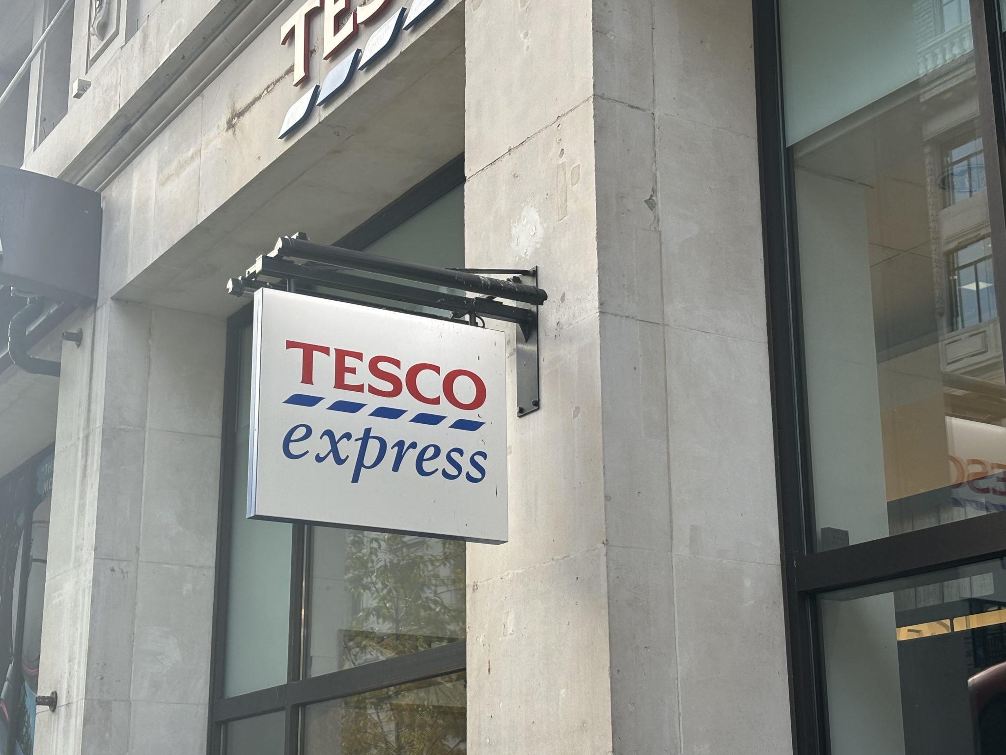 '560k solar panels': Tesco announces its largest UK PPA - Green Retail ...